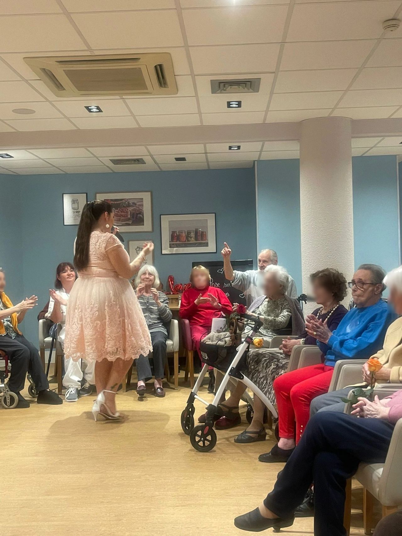 Ehpad-Korian-Quieta-a-Montigny-le-Bretonneux-atelier-musique2 - SOS Ehpad